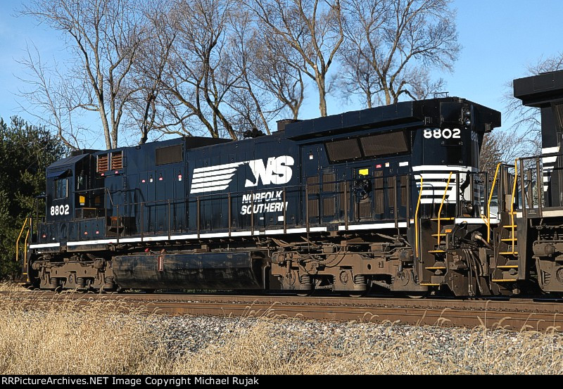 NS 8802